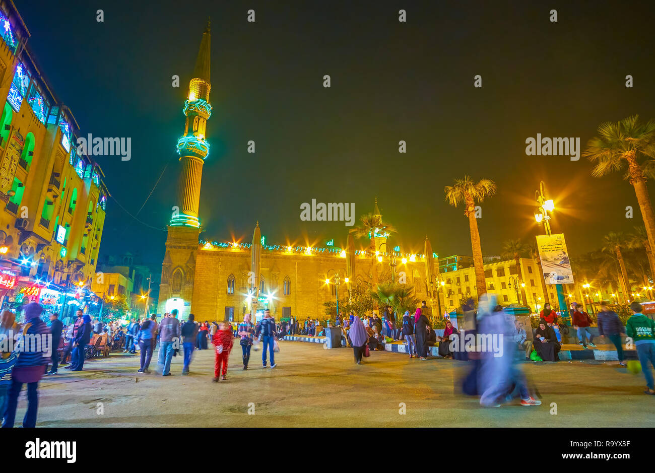 CAIRO, EGYPT - DECEMBER 20, 2017: The crowded Midan Hussein Square with ...