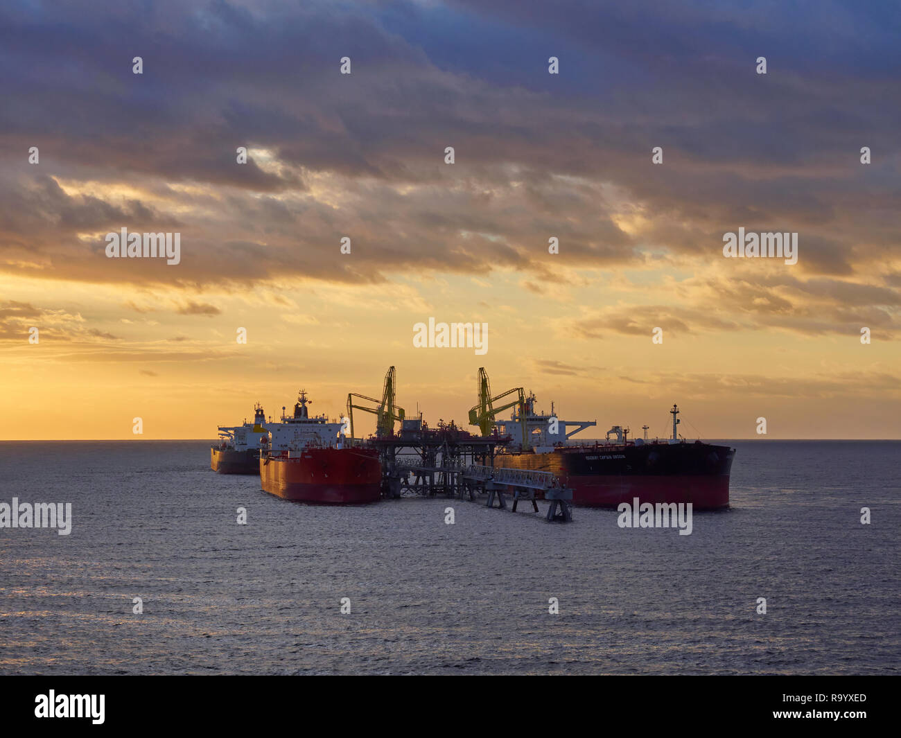 Tankers at an offshore jetty hi-res stock photography and images - Alamy