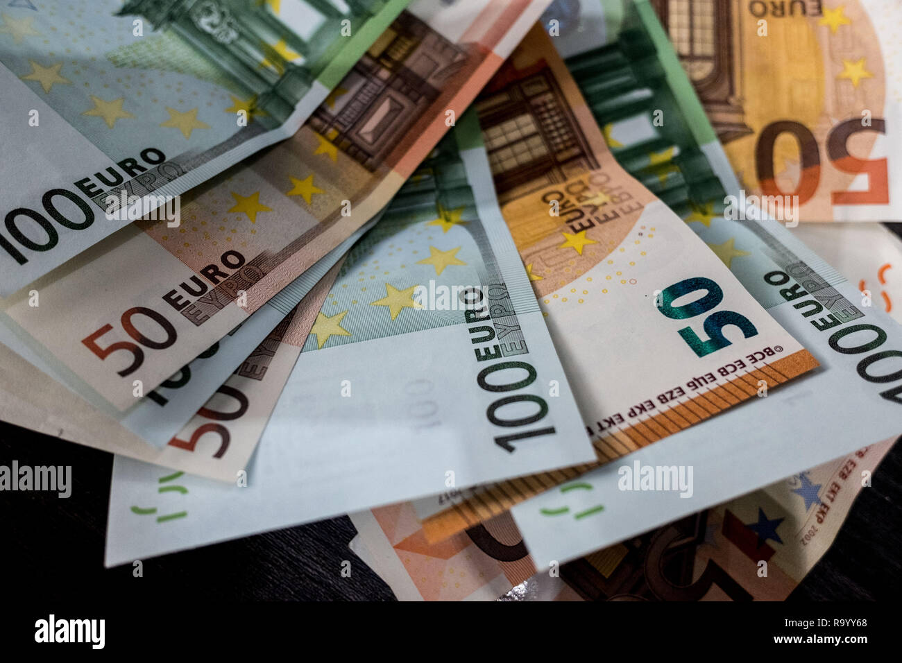 Euro banknote 2018 hi-res stock photography and images - Alamy