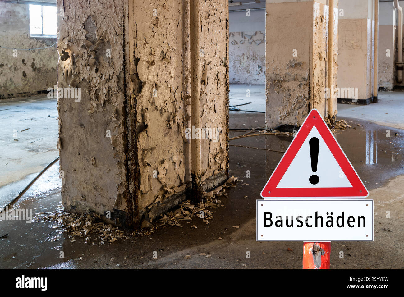Building defects hi-res stock photography and images - Alamy