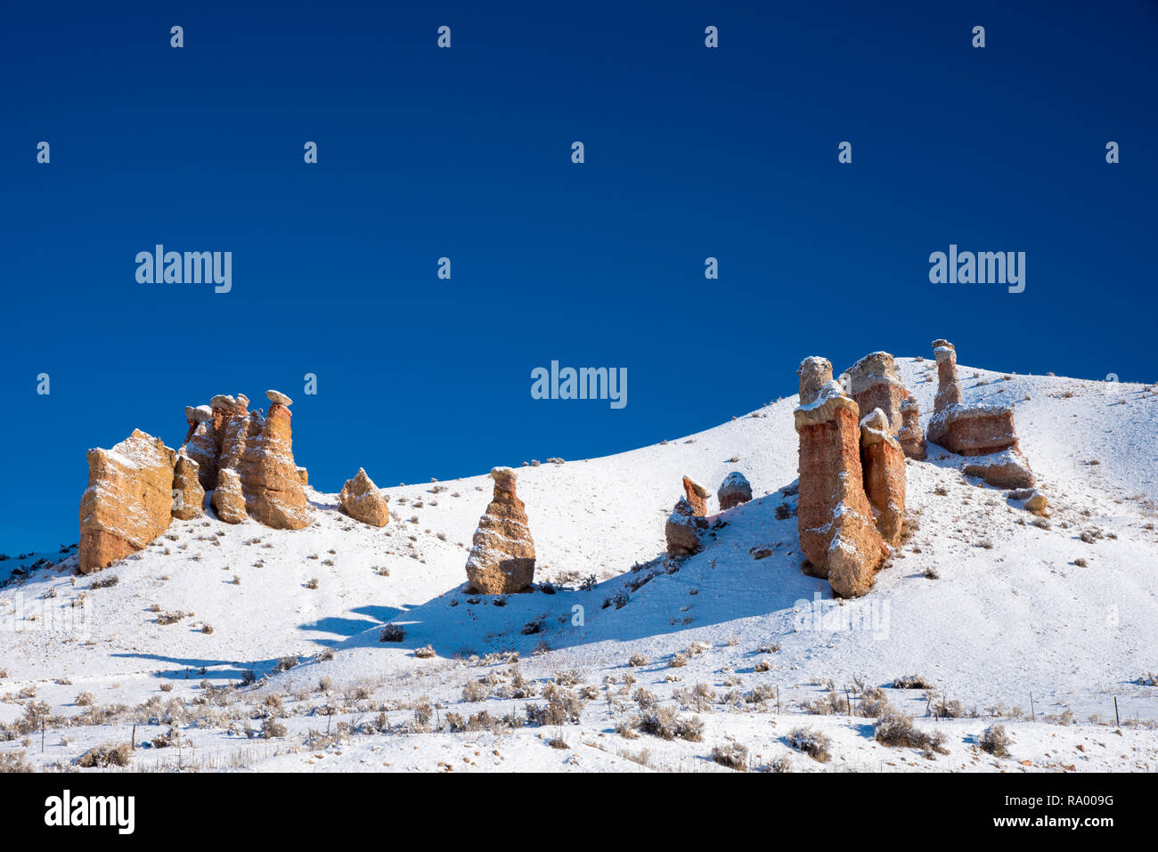 Rock formation and snowy mountains hi-res stock photography and images ...