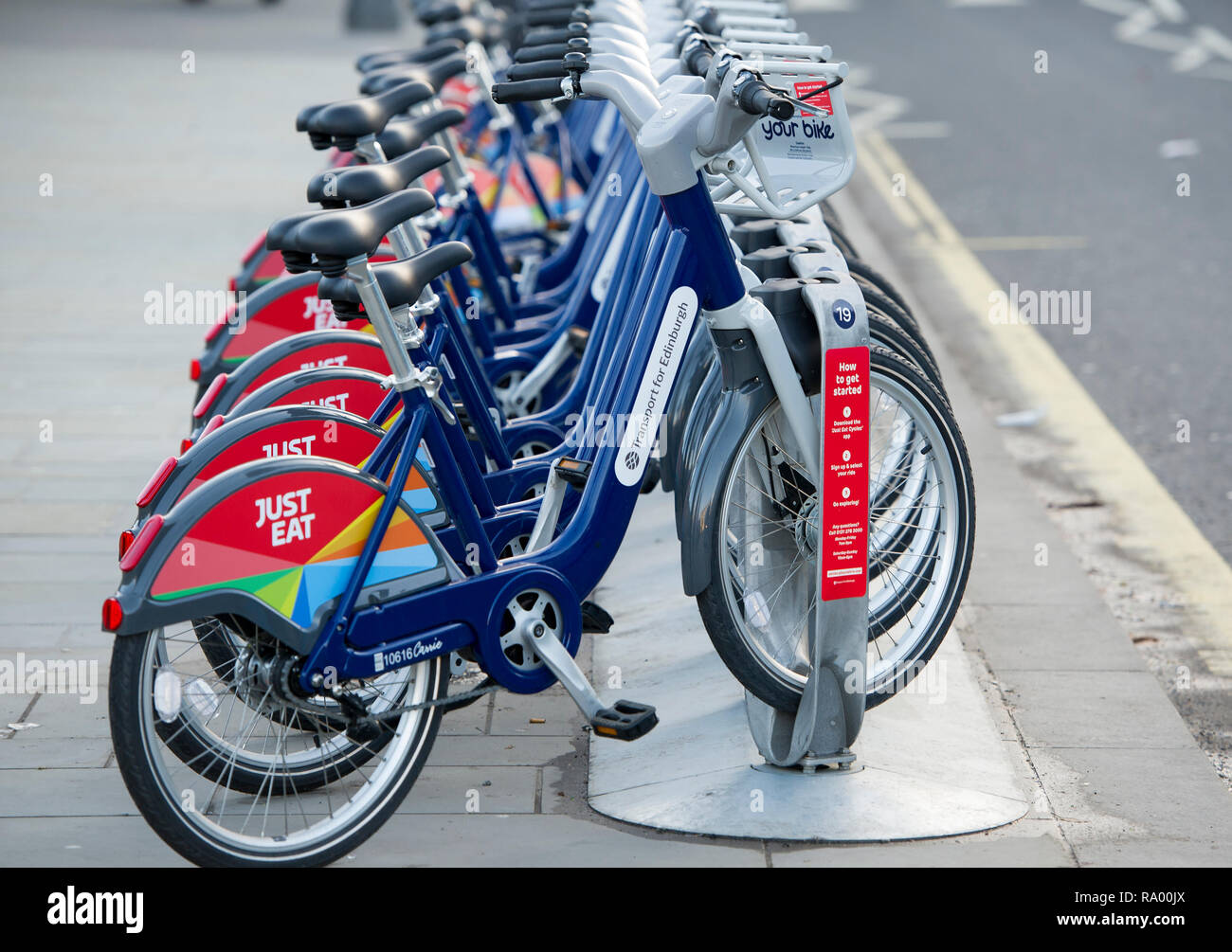 City bike hire hi-res stock photography and images - Alamy