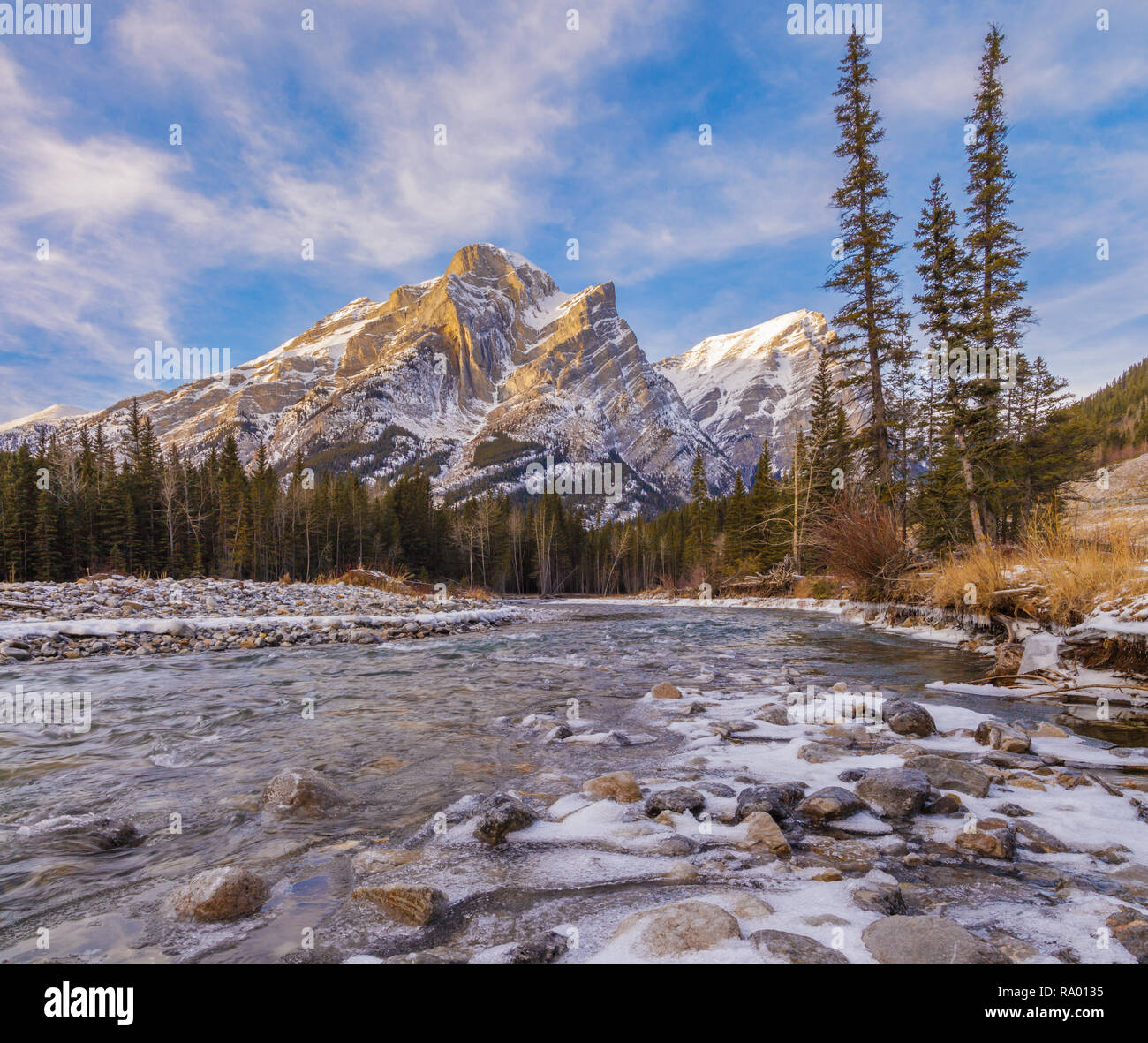 Mt kidd in winter hi-res stock photography and images - Alamy
