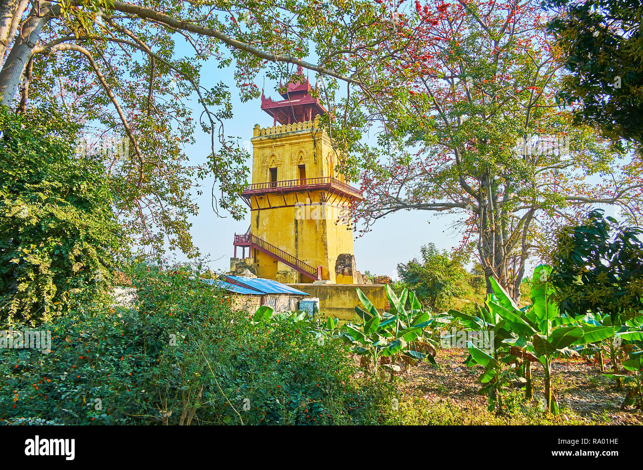 The leaning tower of inwa hi-res stock photography and images - Alamy