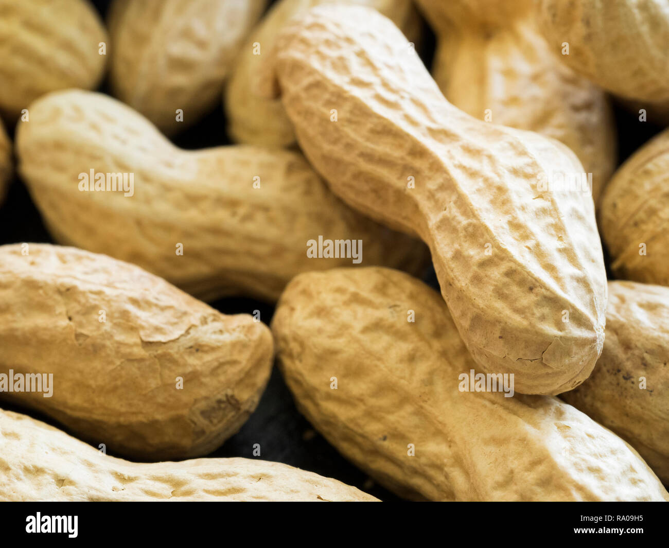 Close-up of peanuts with peel Stock Photo - Alamy