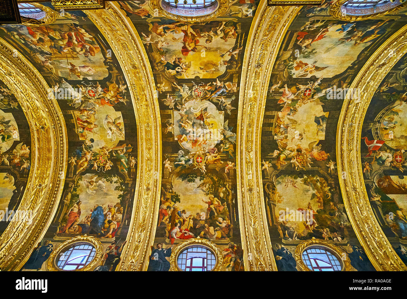 VALLETTA, MALTA - JUNE 18, 2018: The barrel vault of the central nave ...