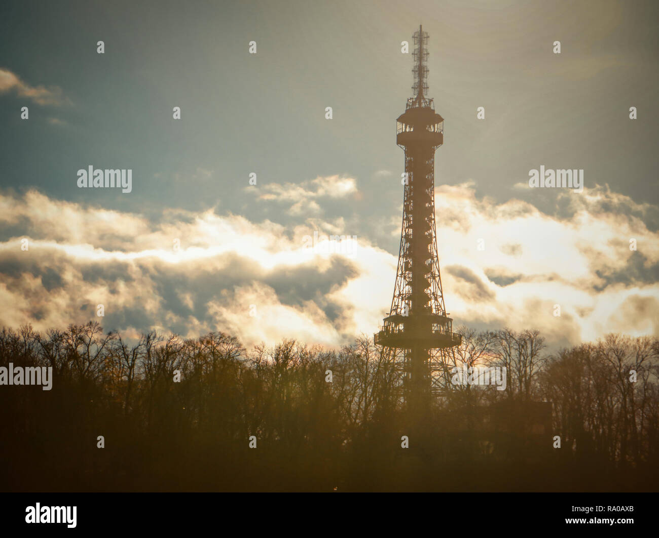 Sculpture tower hi-res stock photography and images - Alamy