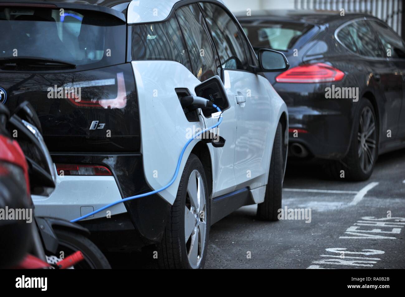 electric vehicles being charged Stock Photo - Alamy