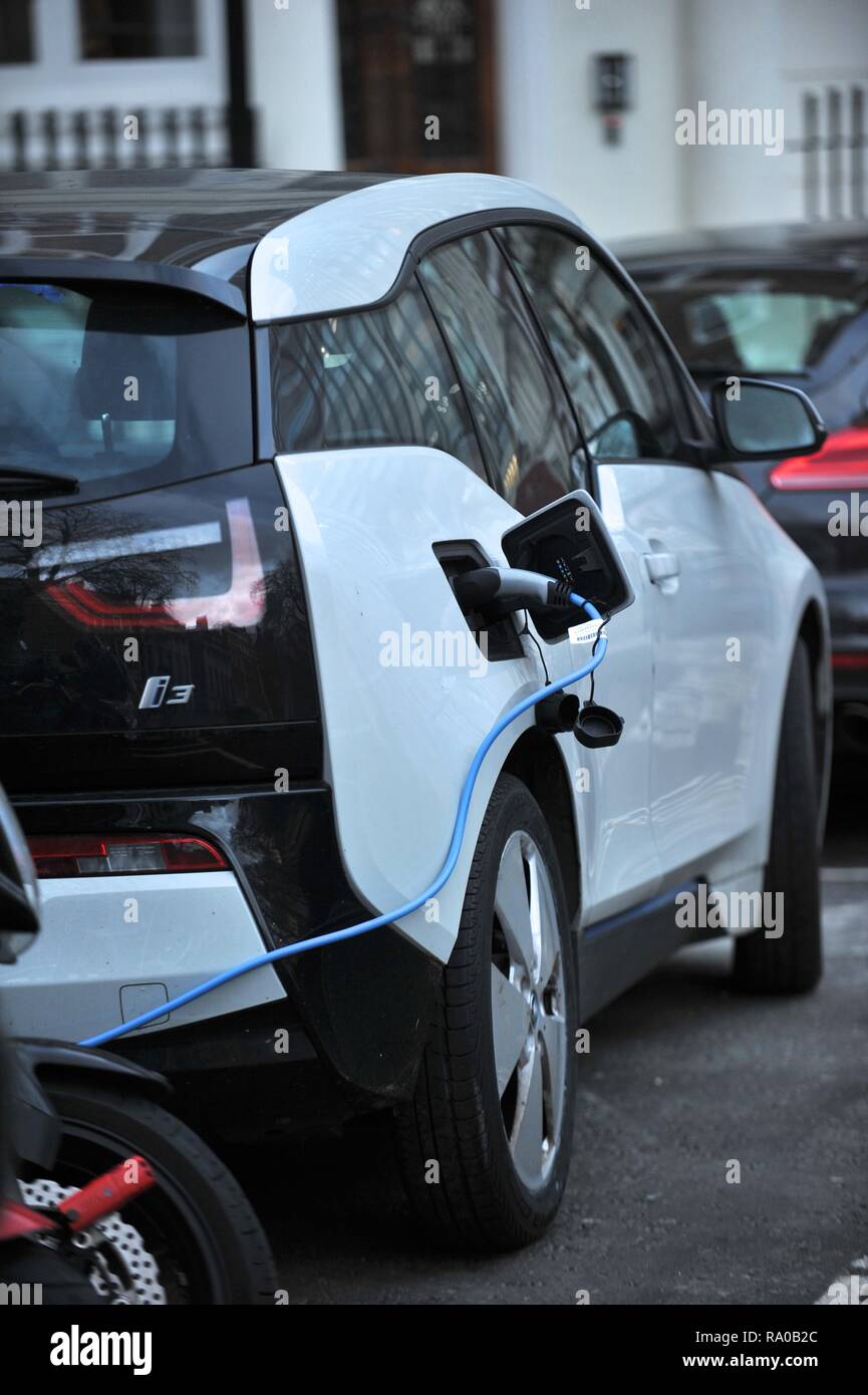 electric vehicles being charged Stock Photo - Alamy