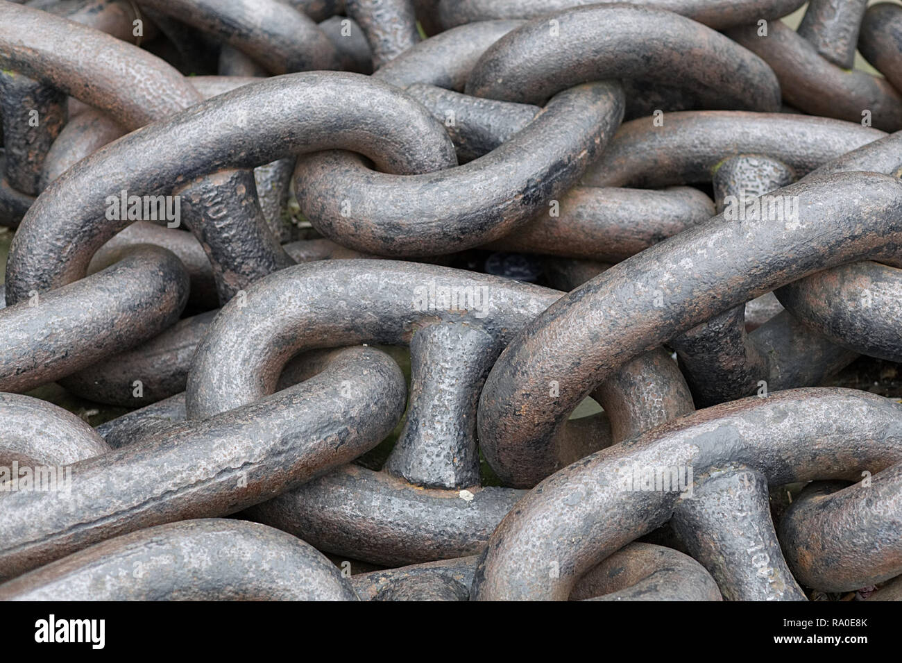 large steel chain link patter, sculpture Stock Photo - Alamy