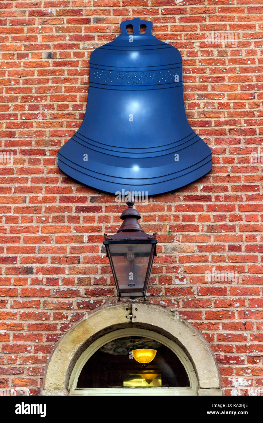 The olde bell hi-res stock photography and images - Alamy