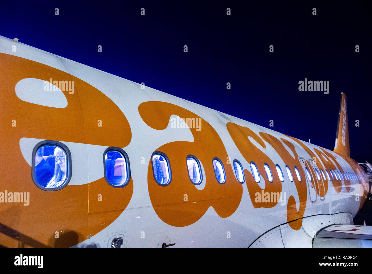 Easyjet plane dark sky hi-res stock photography and images - Alamy