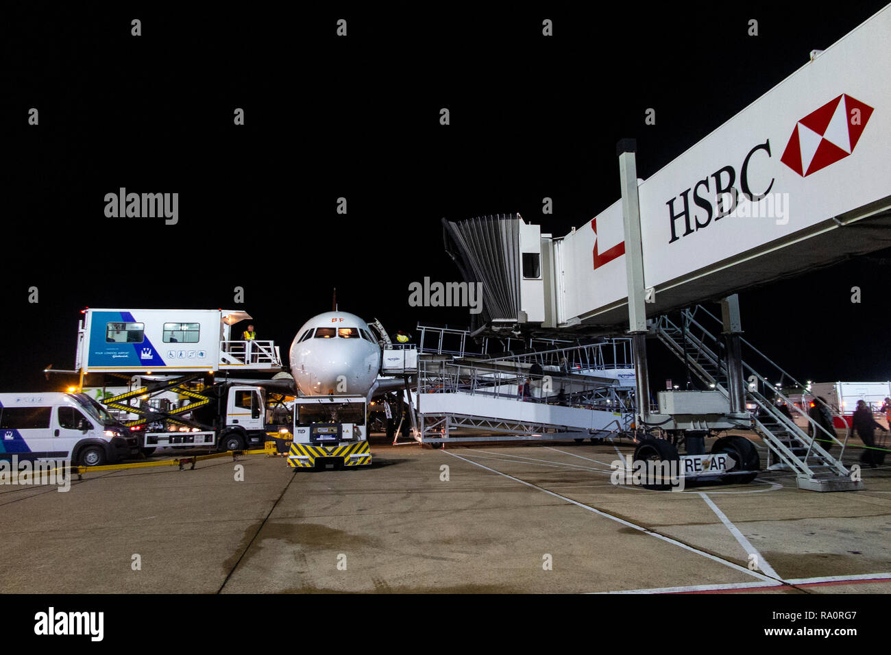 Easyjet plane dark sky hi-res stock photography and images - Alamy