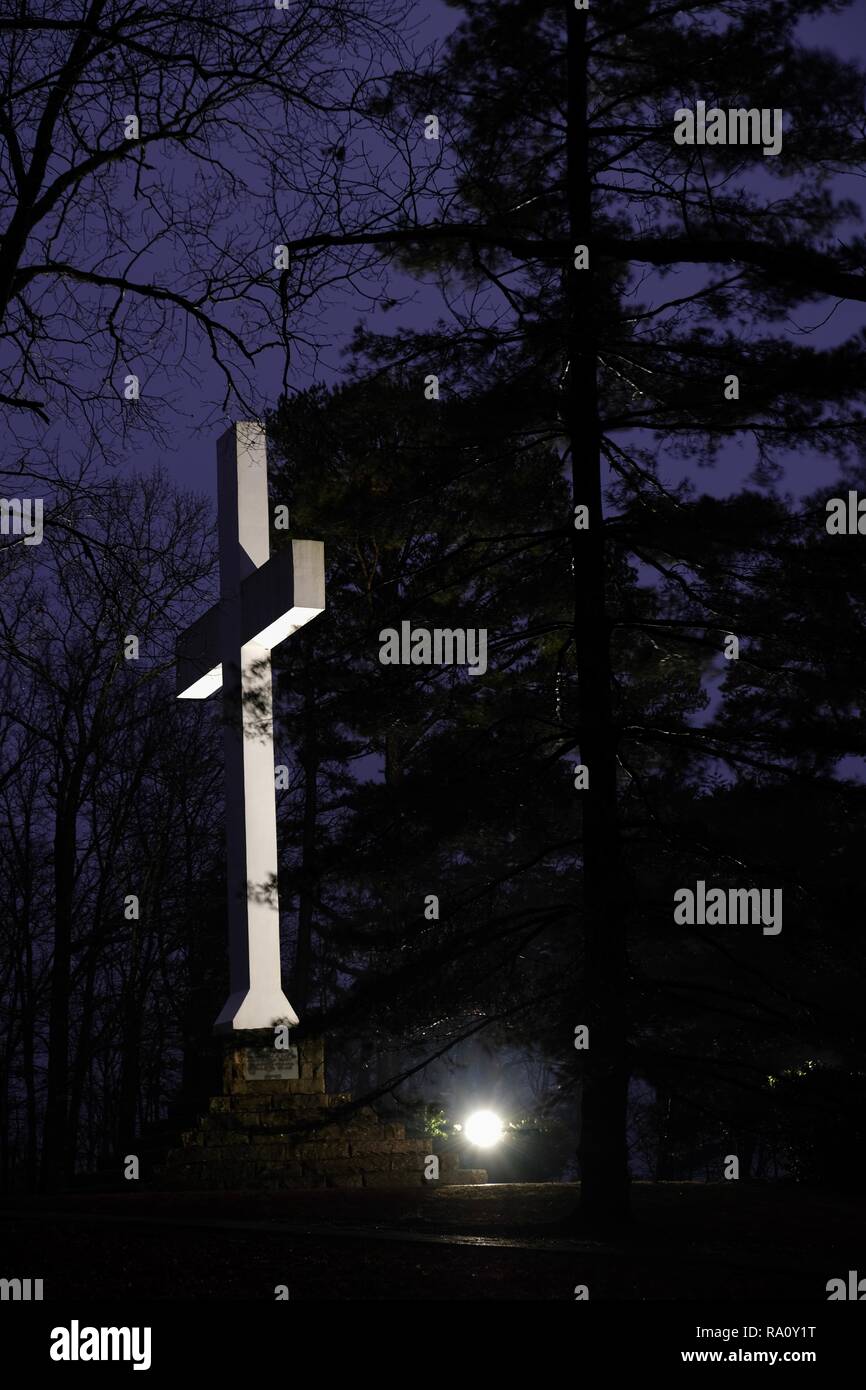 Side view of the Sewanee Momorial Cross which honors those who have ...