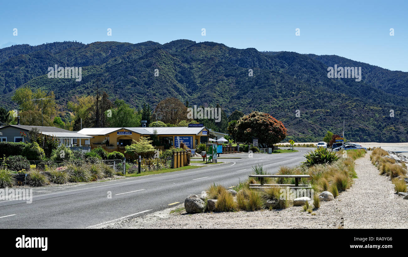 Marahau village, gateway to the Abel Tasman National Park, Tasman ...