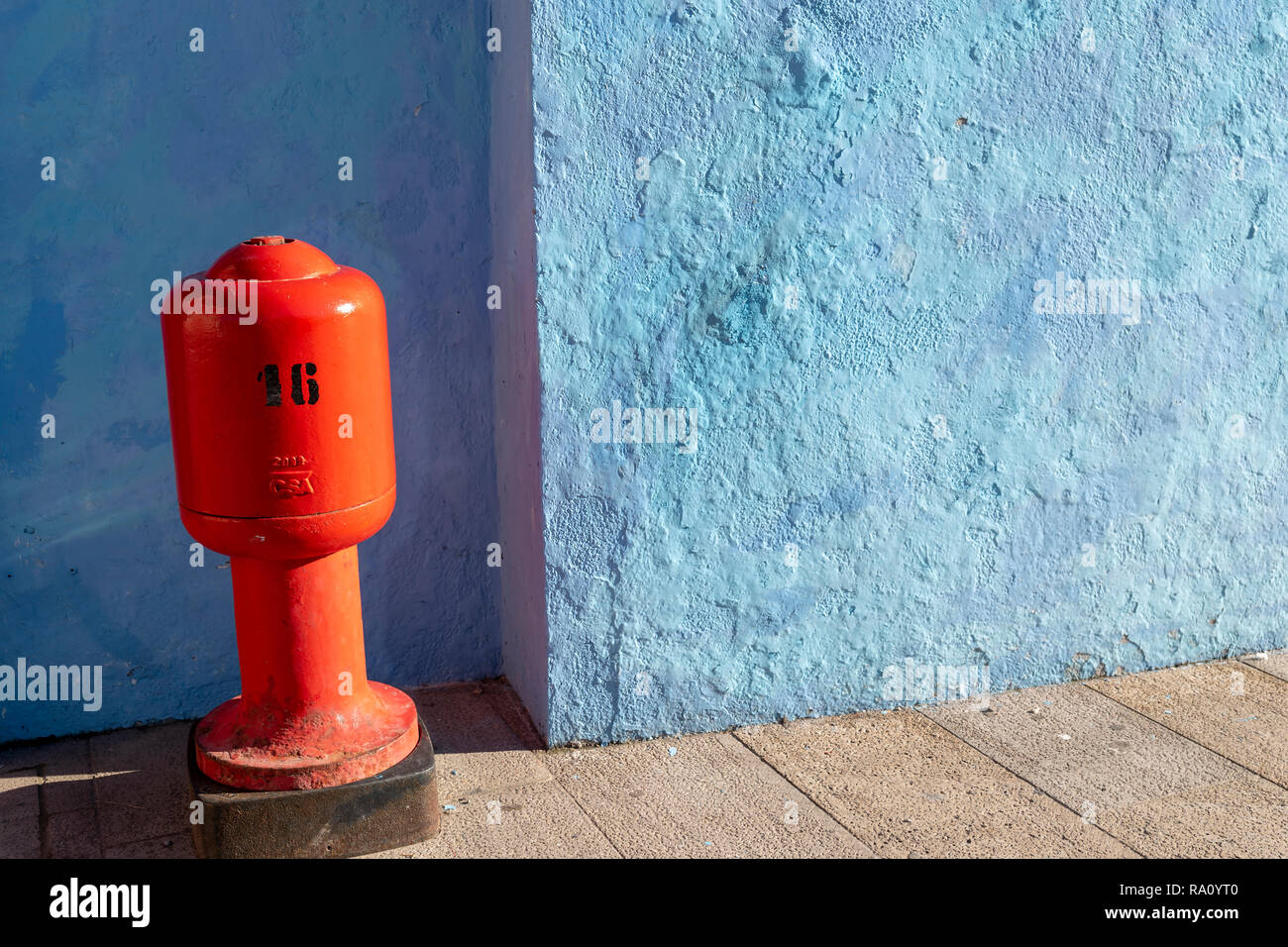 Orange fire hydrant hi-res stock photography and images - Alamy