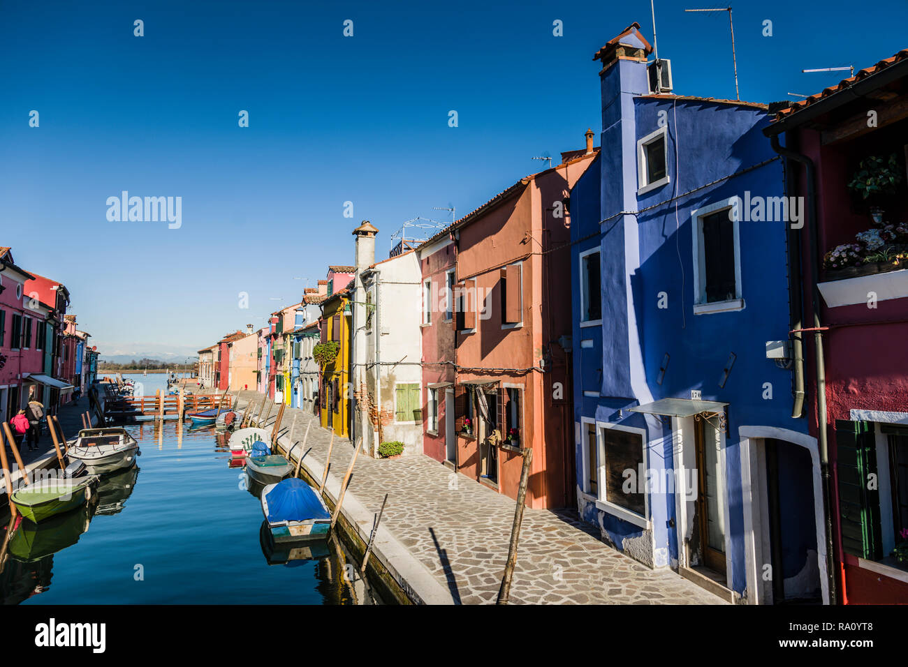 Painted buildings hi-res stock photography and images - Alamy