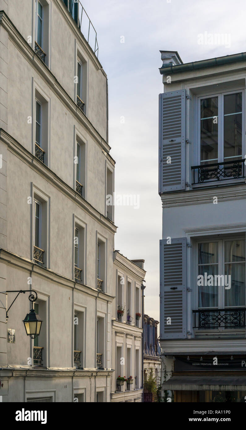 Paris roof line hi-res stock photography and images - Alamy