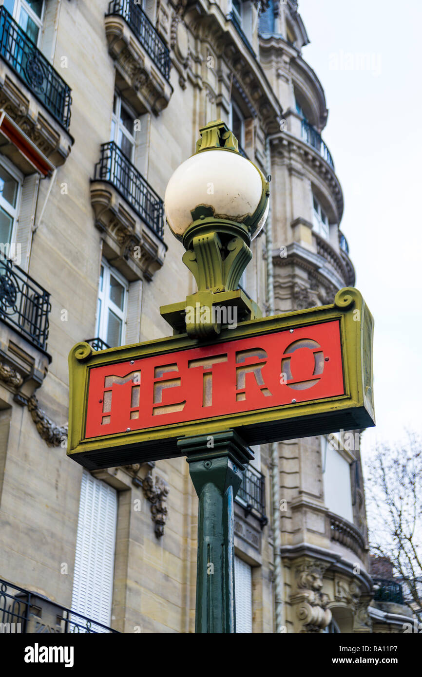 Paris metro system hi-res stock photography and images - Alamy