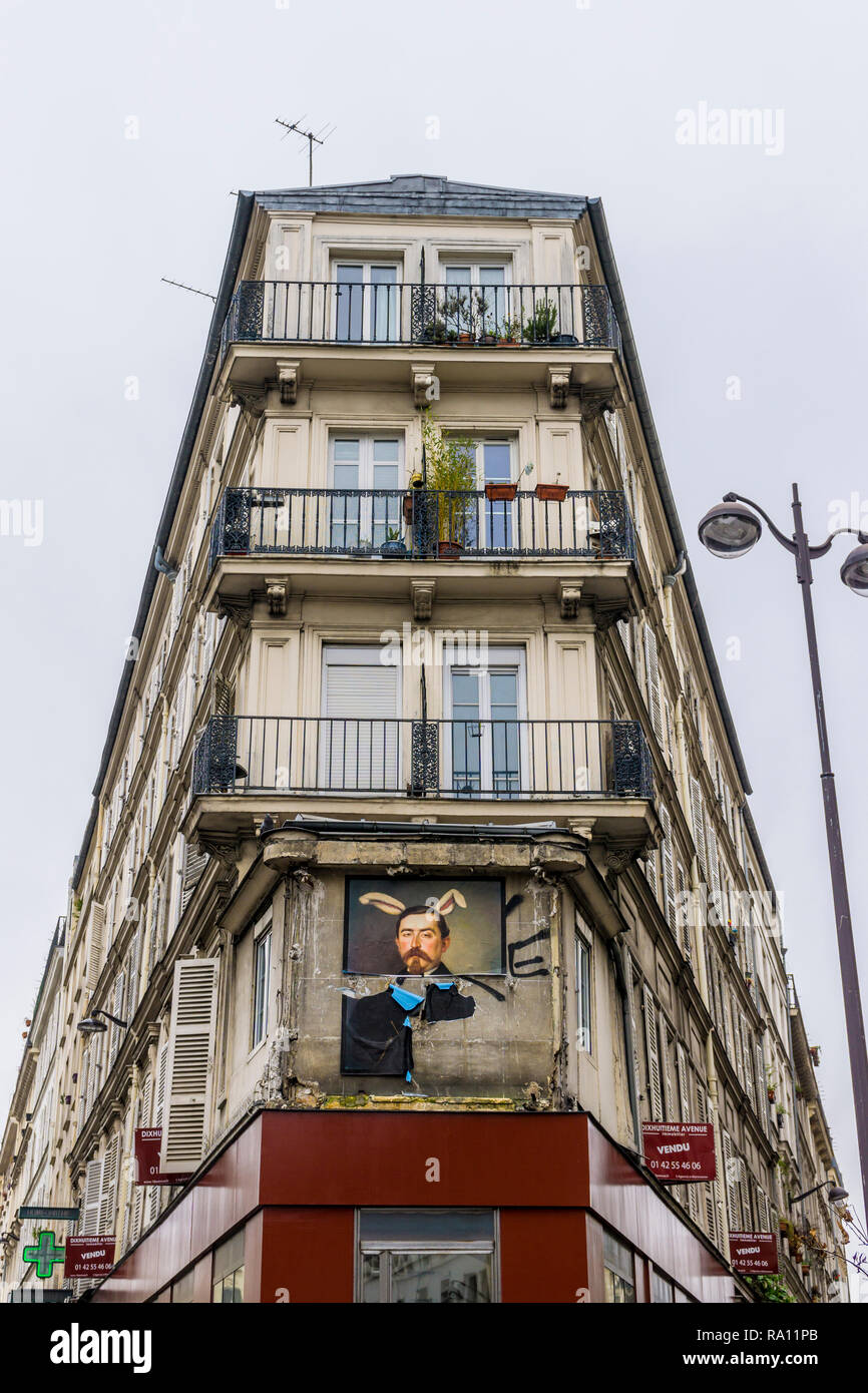 Paris roof line hi-res stock photography and images - Alamy