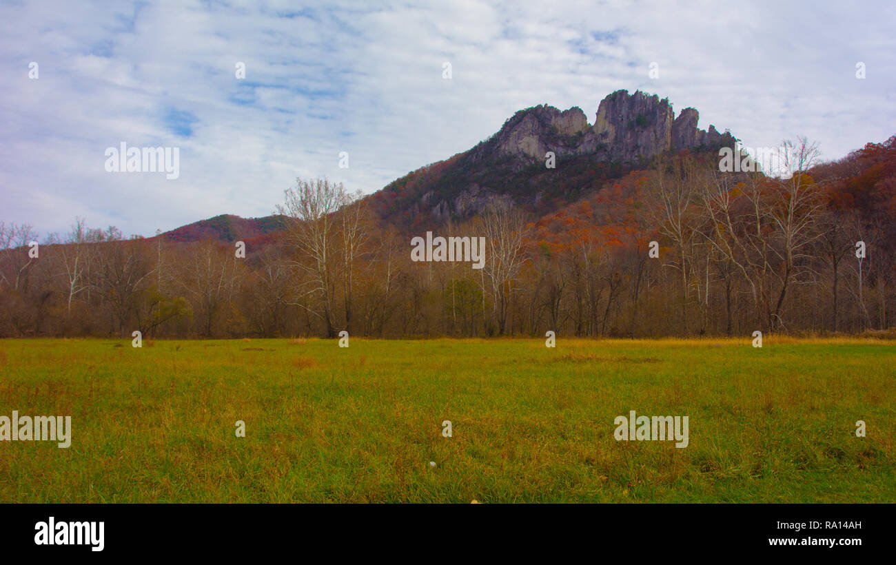 Seneca Rocks in Fall, West Virginia Stock Photo - Alamy