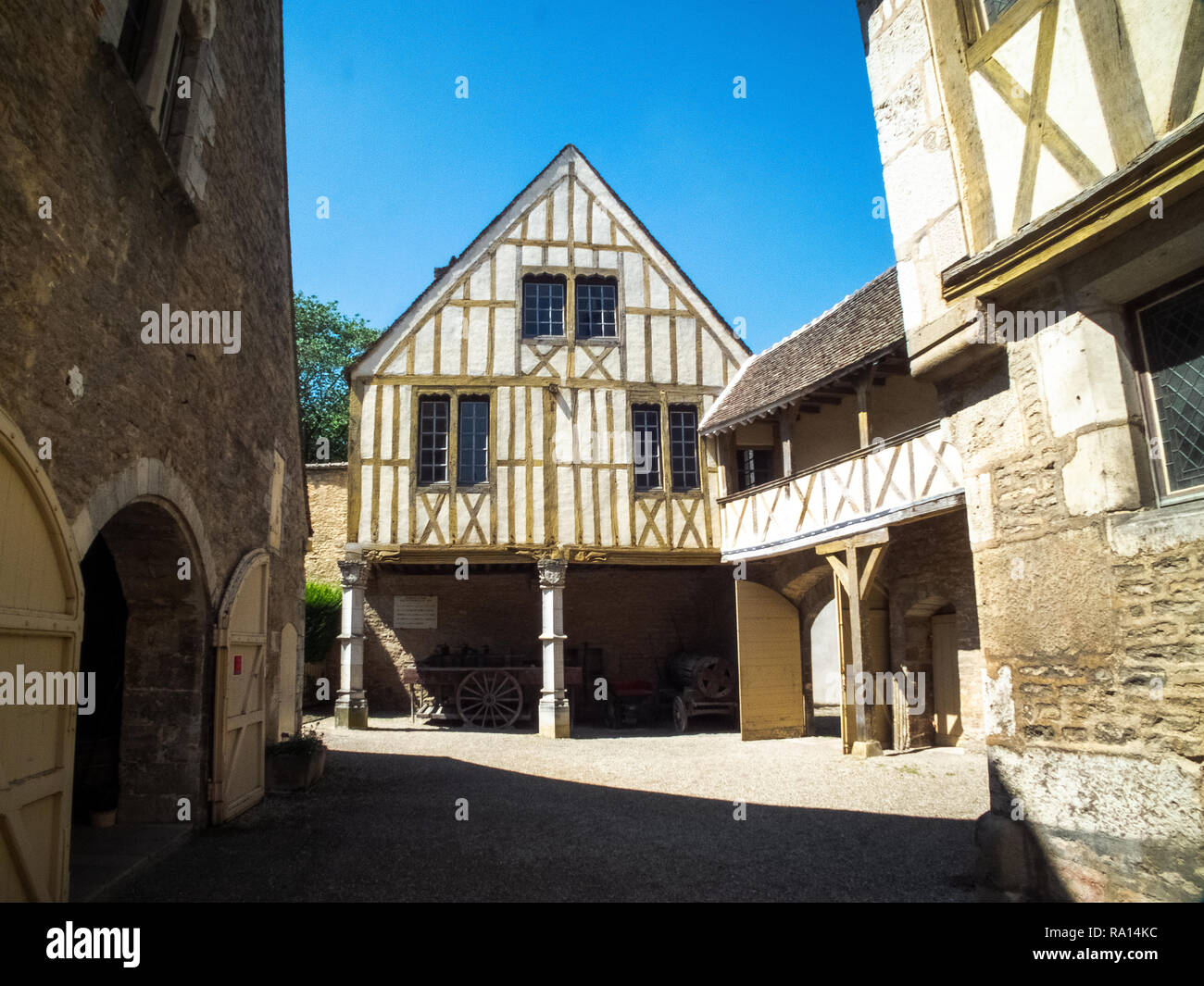 Medieval facades hi-res stock photography and images - Alamy