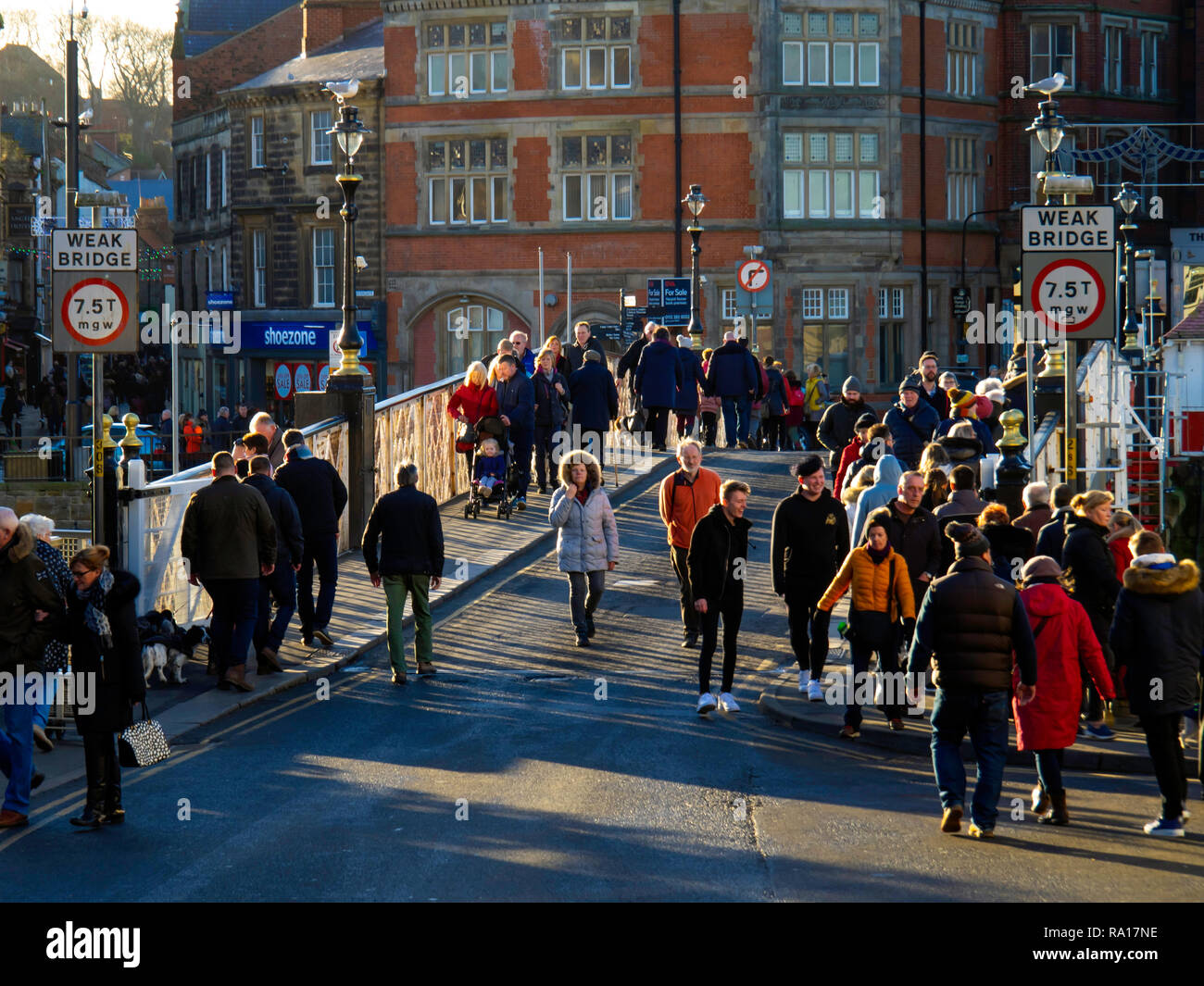 Uk average temperature hi-res stock photography and images - Alamy