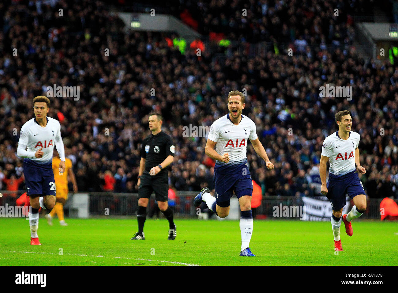 Harry kane spurs scoring hi-res stock photography and images - Alamy