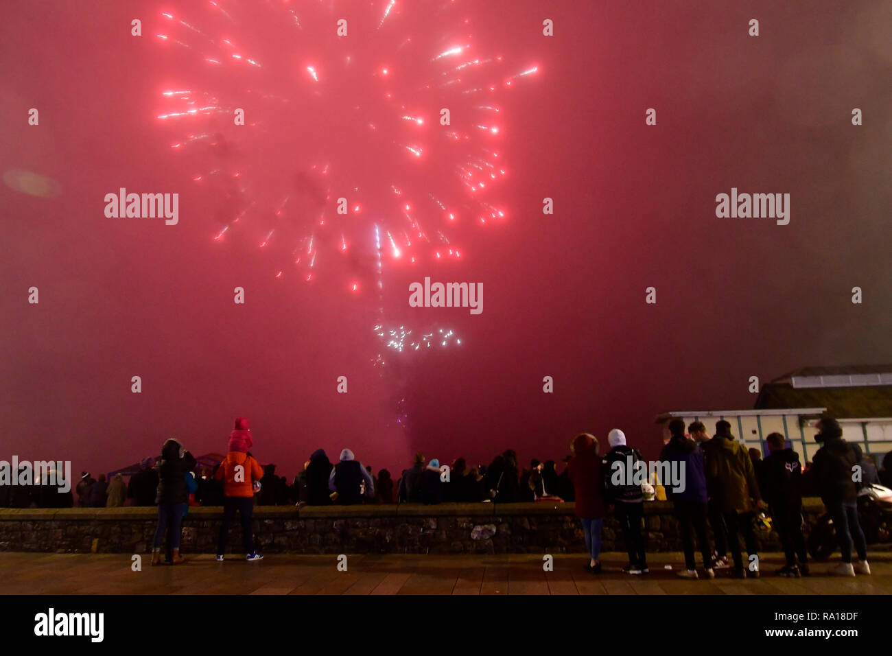 Weston-super-Mare, Somerset, UK. 29th December, 2018. On a damp and ...