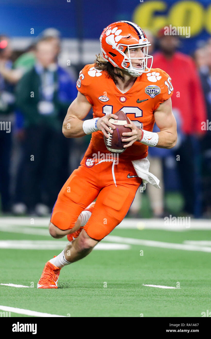 Arlington, TX, USA. 29th Dec, 2018. Clemson quarterback Trevor Lawrence ...