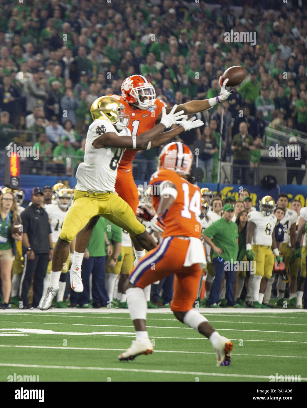 Isaiah simmons hi-res stock photography and images - Alamy