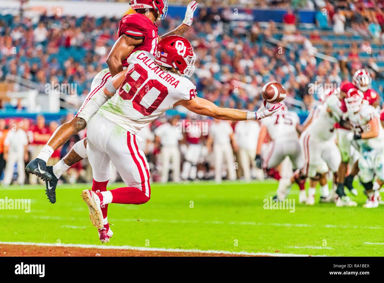 Oklahoma Sooners tight end Grant Calcaterra (80) during the Capital One ...