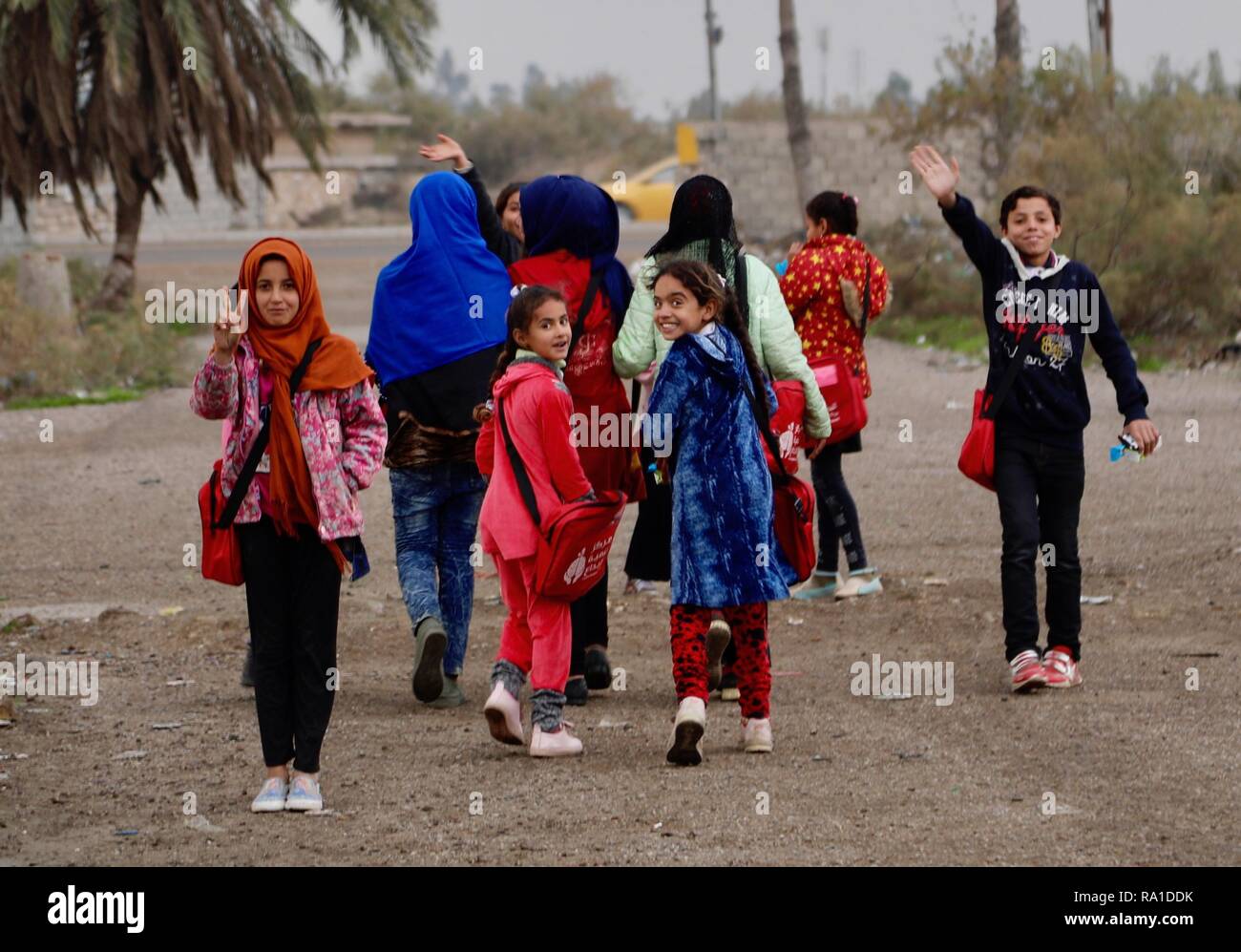 Baghdad, Iraq. 30th December 2018. Displaced children leave for home ...