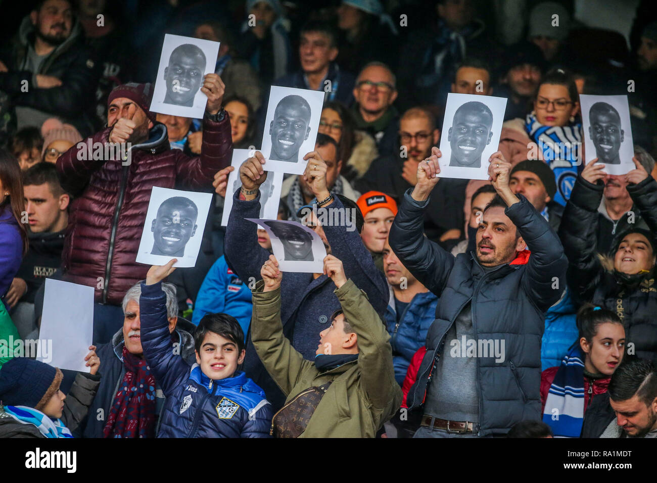 Ssc napoli fans hi-res stock photography and images - Alamy