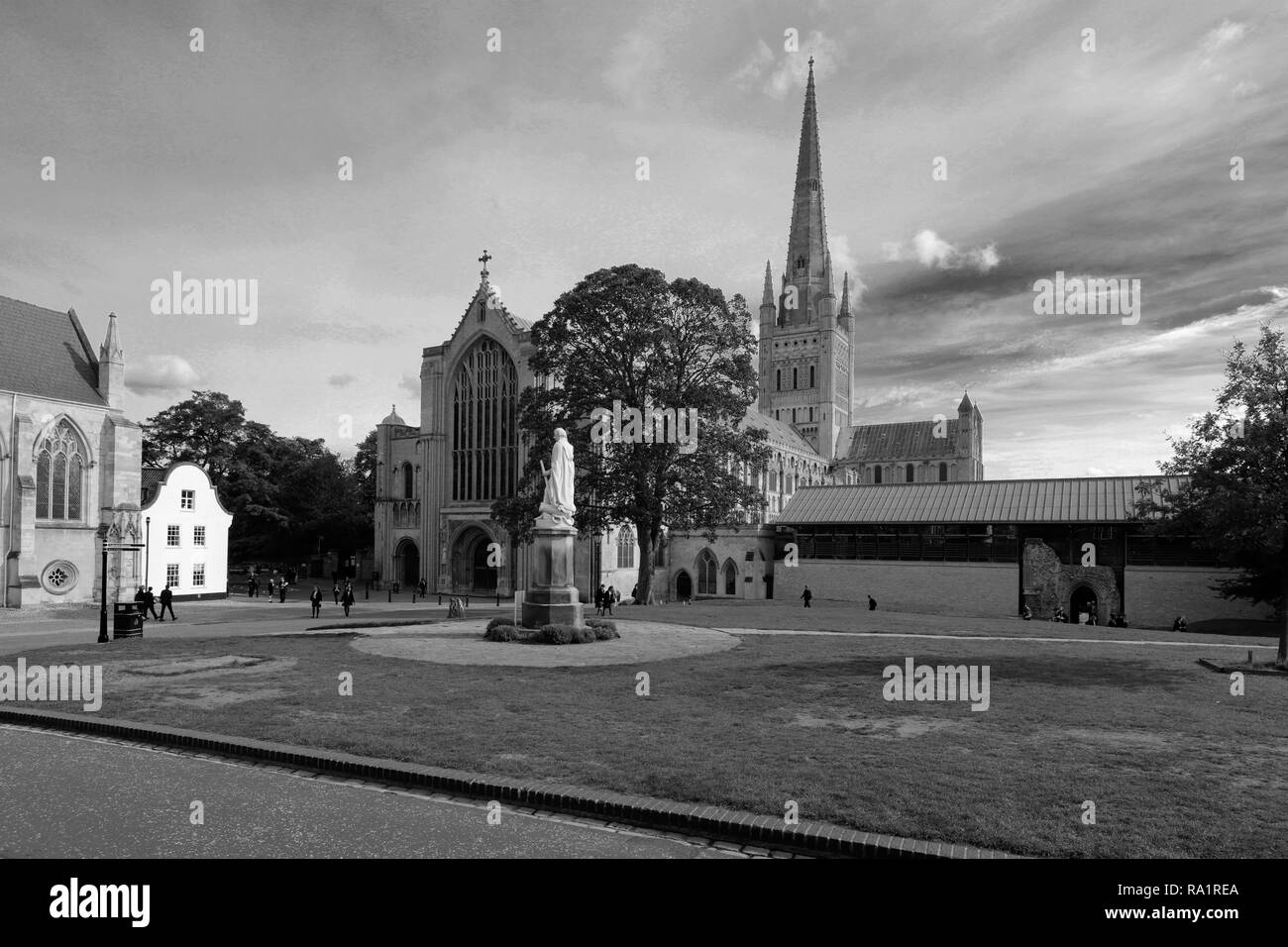 Summertime view of Norwich Cathedral, Norwich City, Norfolk County ...