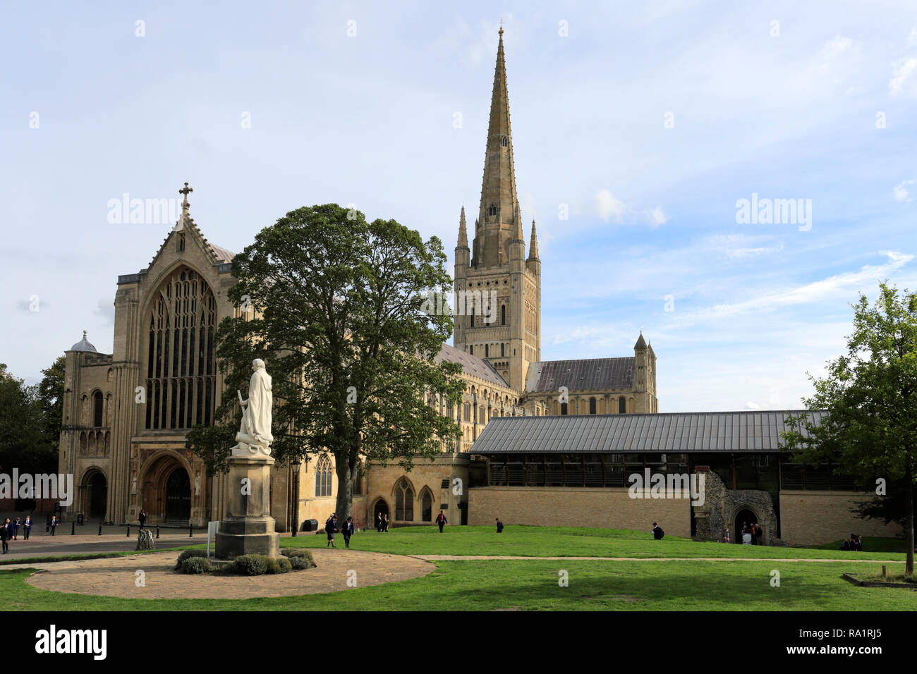 Cathedral close norwich hi-res stock photography and images - Alamy