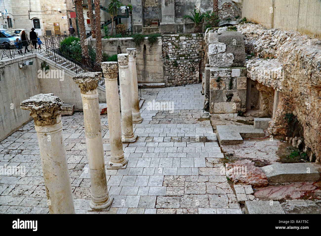Old City of Jerusalem, Byzantine ruins of the Cardo Stock Photo - Alamy