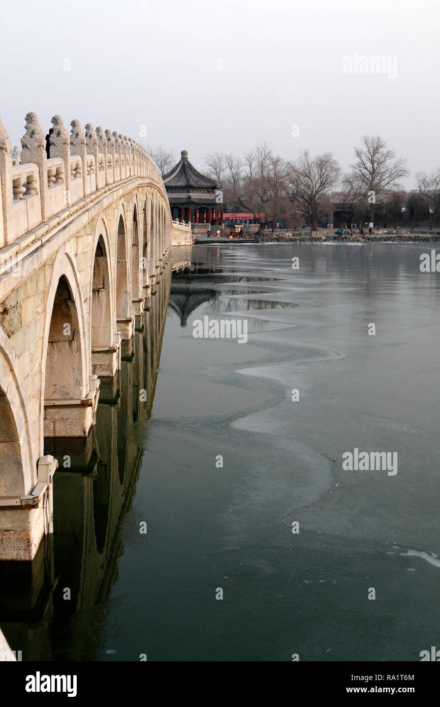 17 arch bridge hi-res stock photography and images - Alamy