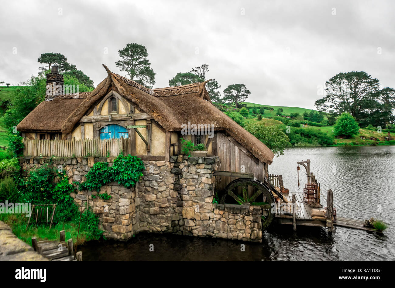 Lord of the rings movie shire bridge hi-res stock photography and ...