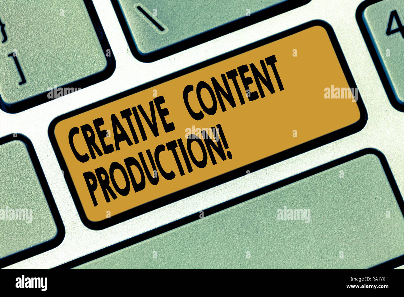 Montage console hi-res stock photography and images - Alamy