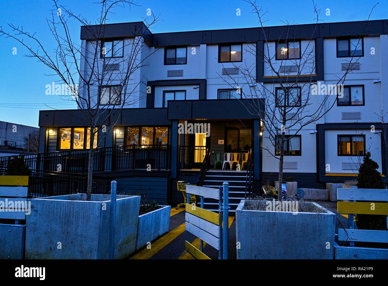 39 unit temporary modular low rent housing for women, 525 Powell St ...