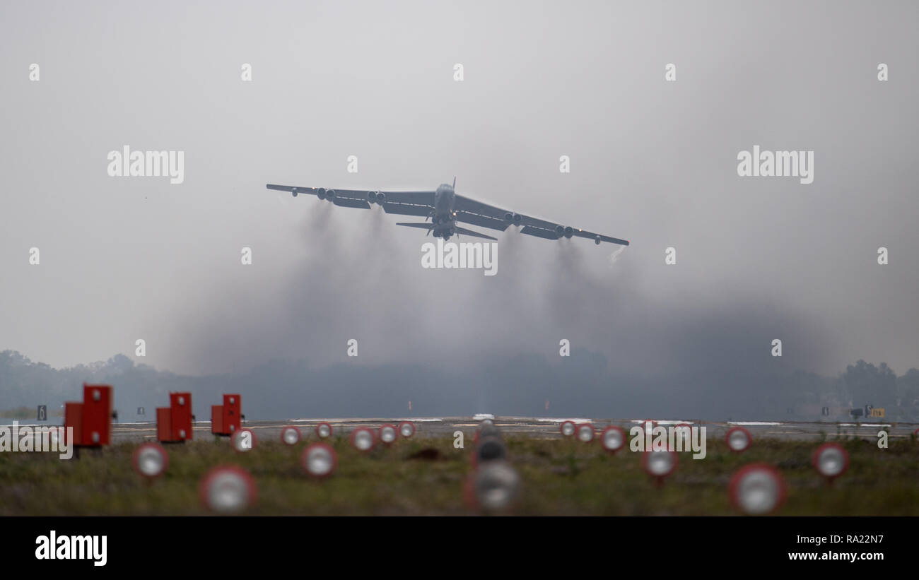 Global thunder 2018 hi-res stock photography and images - Alamy