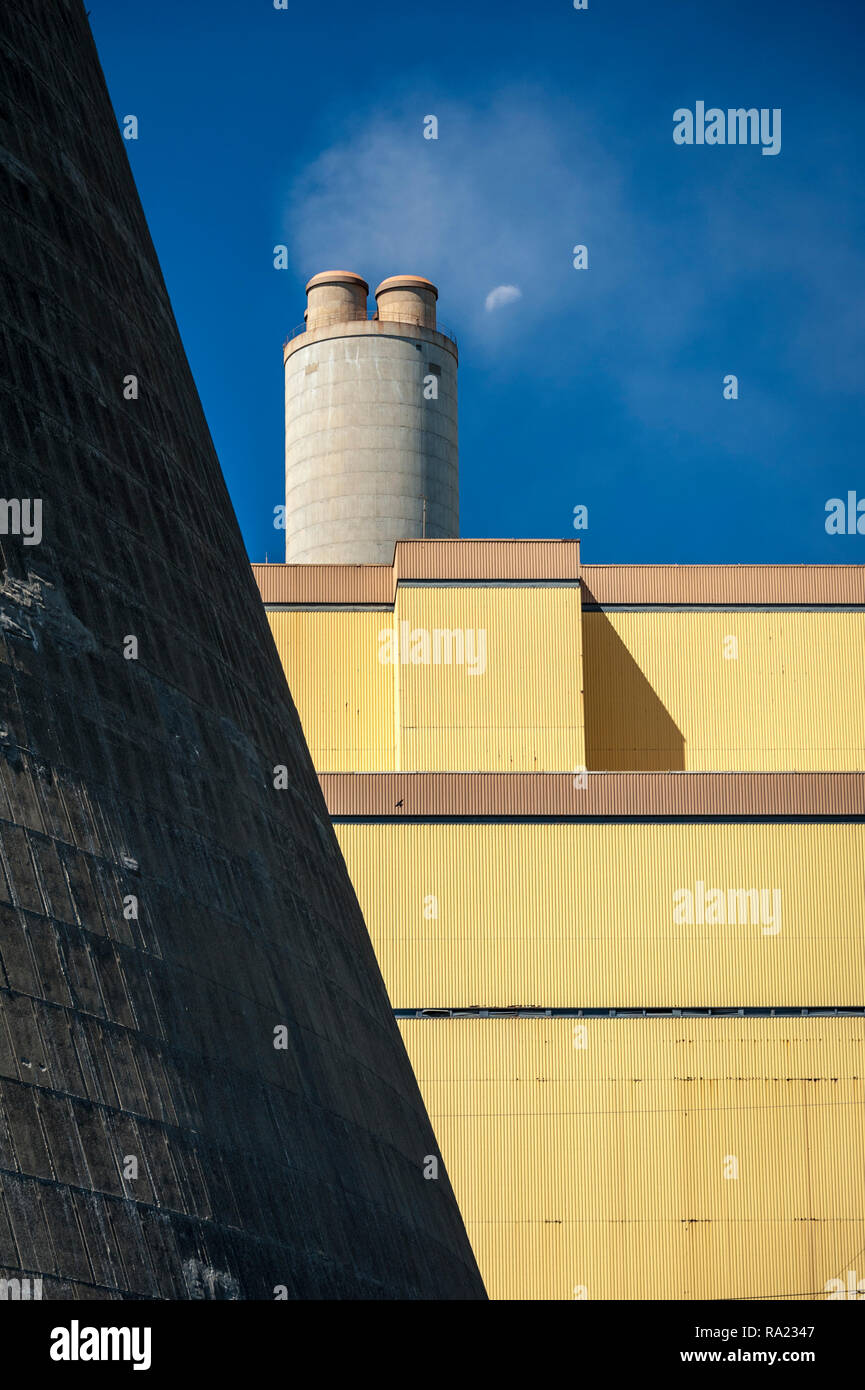 Power station stack Stock Photo - Alamy