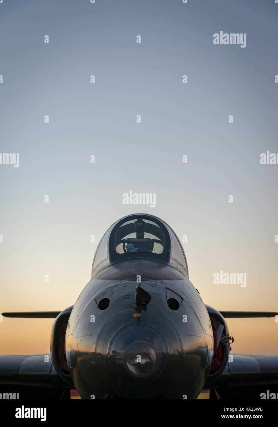 Fighter jet sunset hi-res stock photography and images - Alamy