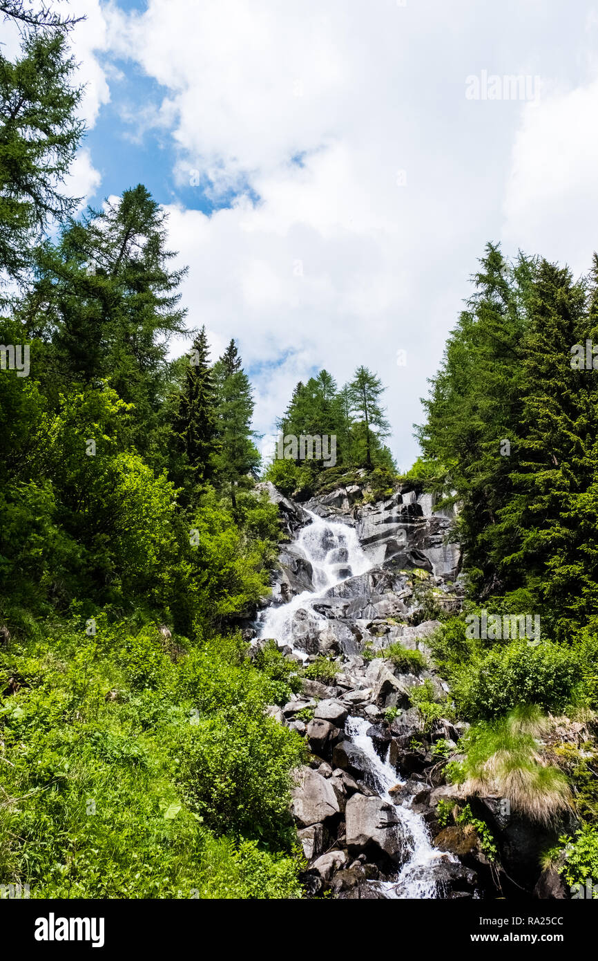 Italian natural landscape rocks hi-res stock photography and images - Alamy
