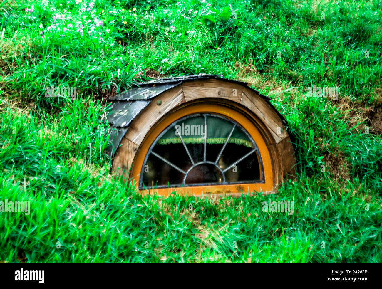 Hobbit Home Windows