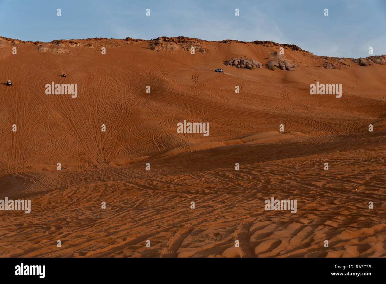 Big red desert dubai hi-res stock photography and images - Alamy