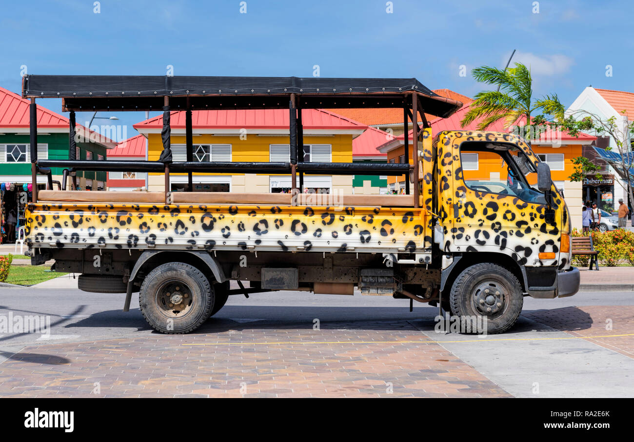 Leopard print sightseeing bus hi-res stock photography and images - Alamy