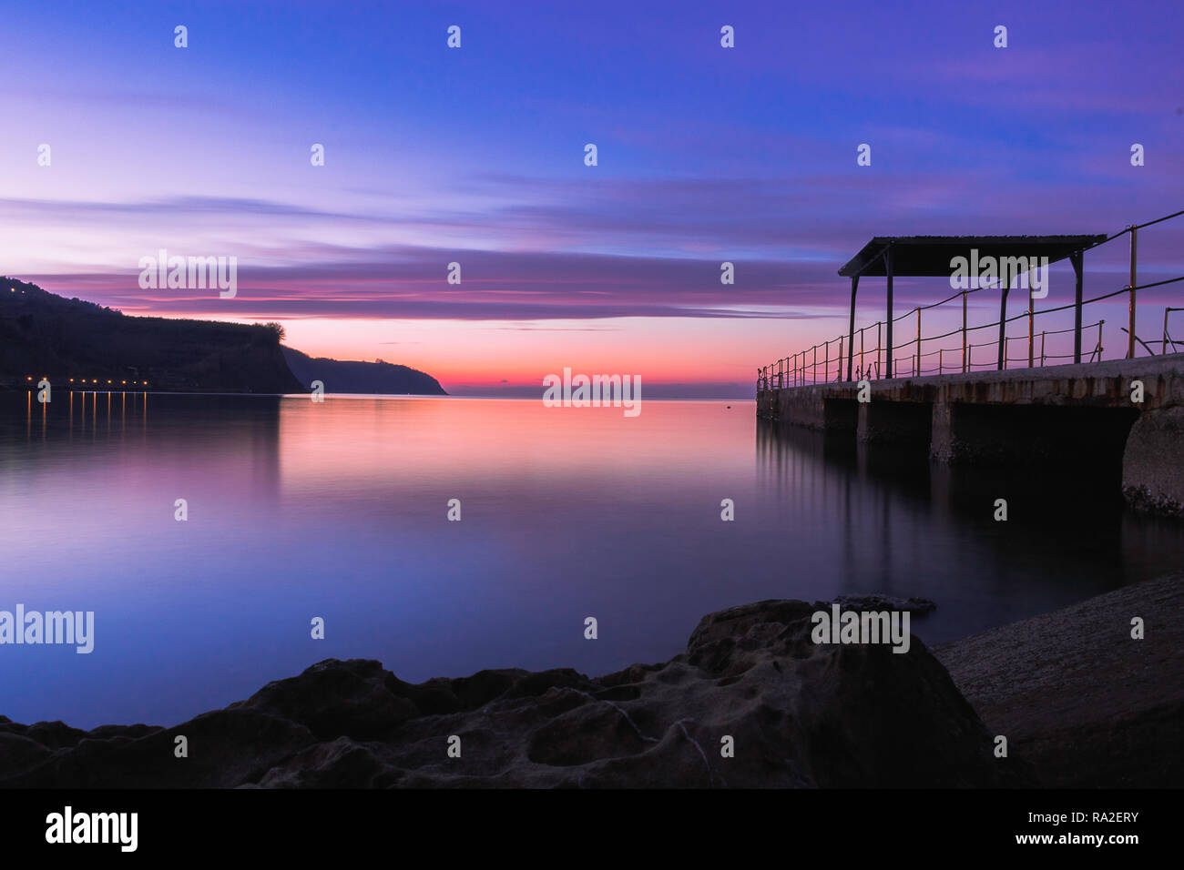 Purple light on water hi-res stock photography and images - Alamy