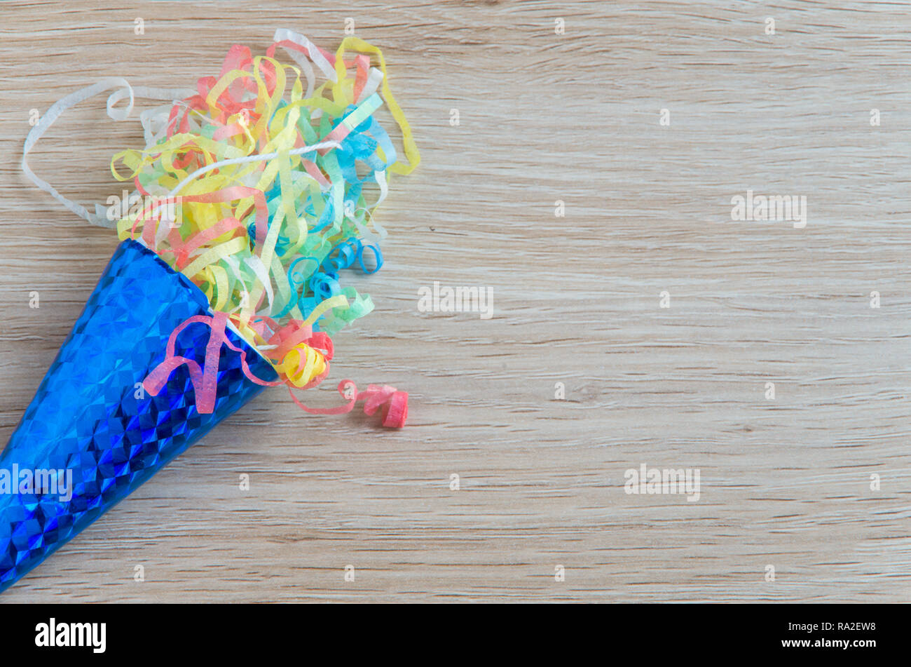 Party popper streamers hi-res stock photography and images - Alamy